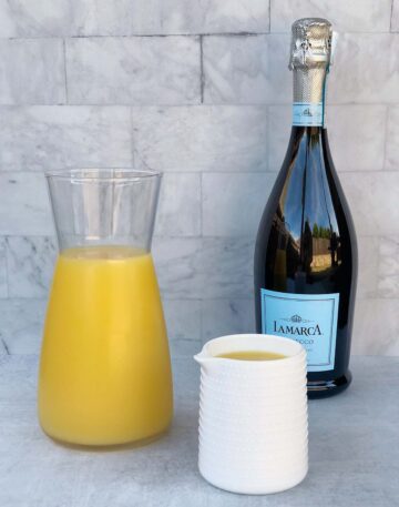 How to Make the Perfect Mimosa at Home (2-Ingredients)