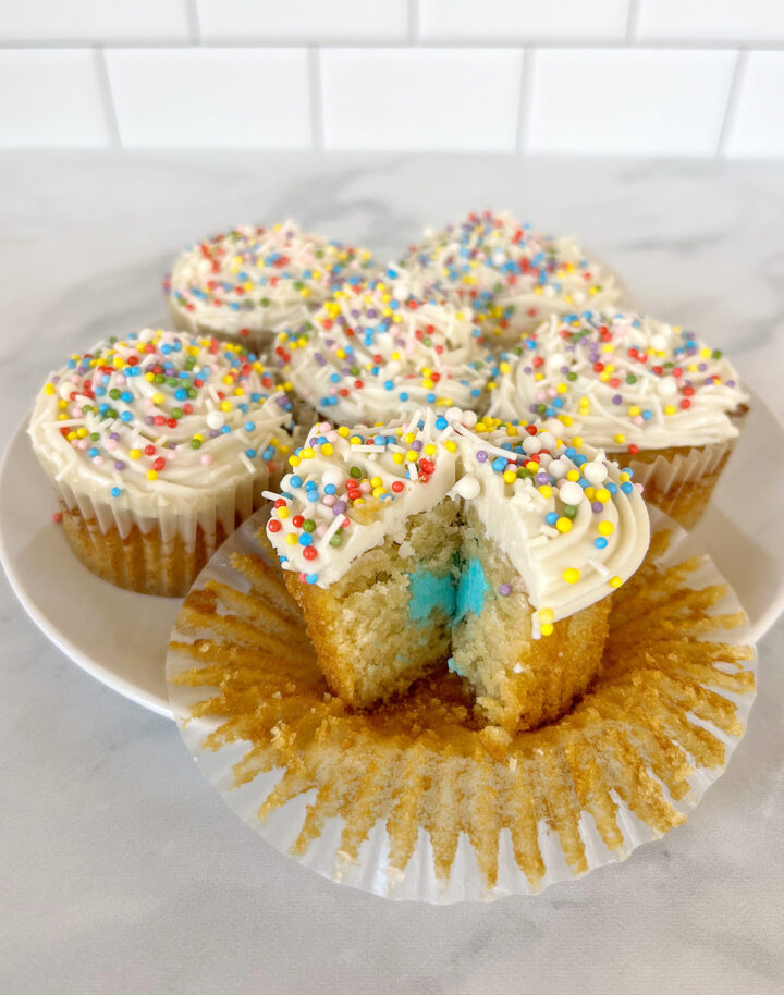 How to Fill Cupcakes - The Urben Life